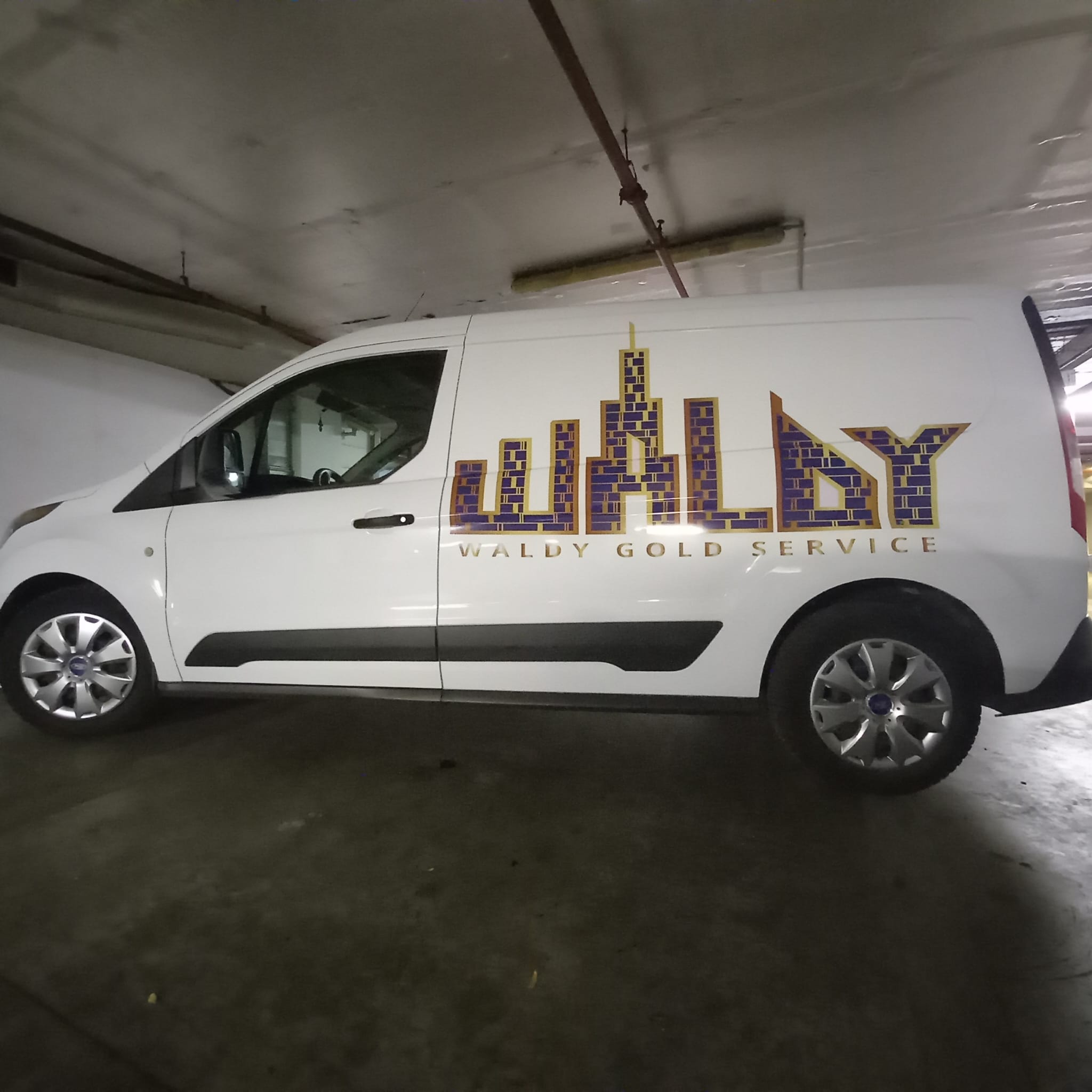 Inscriptionari auto / Magnetul de clienti pe 4 roti - Exclusive Print